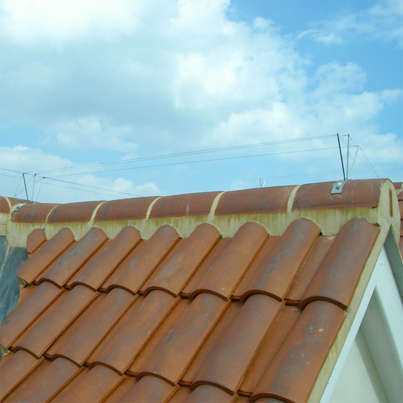 Half Round Ridge Brackets for Post and Wire